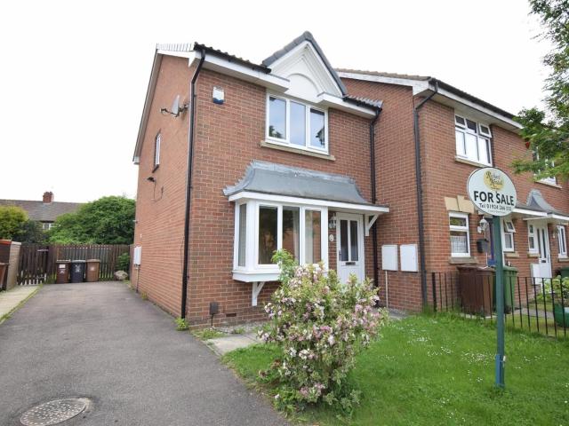 3 Bedroom Property For Rent Holly Mede, Ossett