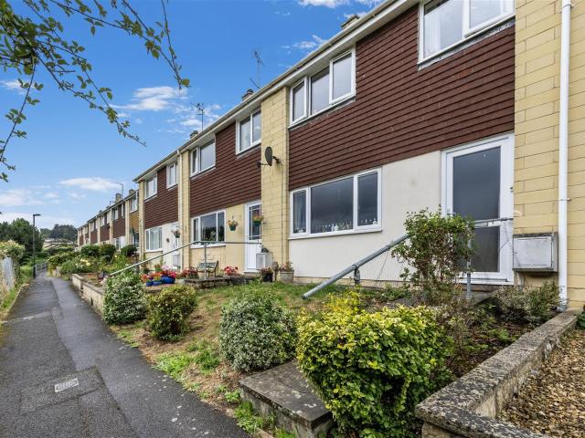 3 Bedroom Property For Rent Hillcrest Drive, Bath