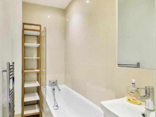 3 bedroom property for rent in Gipsy Road, London, SE27
