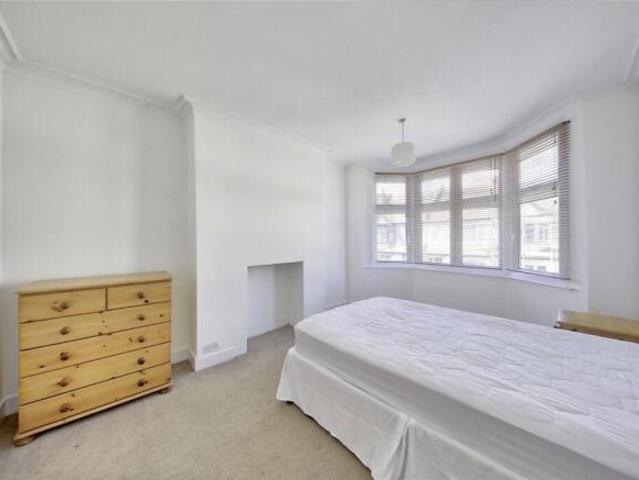 3 bedroom property for rent in Eastbourne Road, SW17
