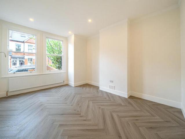 3 bedroom property for rent in Oakmead Road, London, SW12