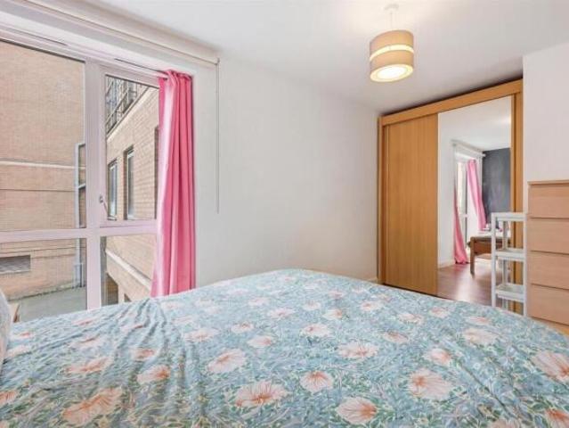 3 bedroom flat for rent in Seven Sisters Road, N4 2EP, N4