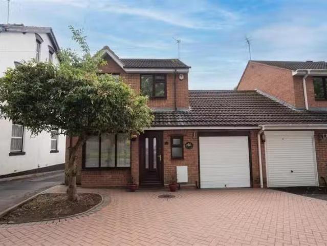 3 bedroom property for rent in Shirley Road, Birmingham, B27