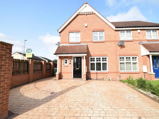 3 Bedroom Property For Rent Mill Chase Gardens, Wakefield