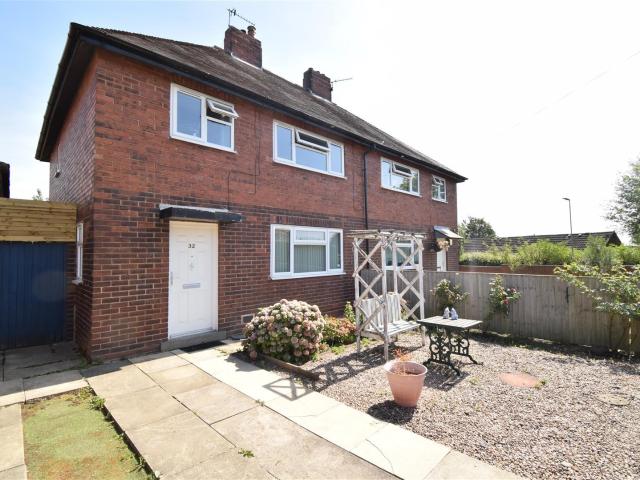 3 Bedroom Property For Rent Wood Street, Ossett
