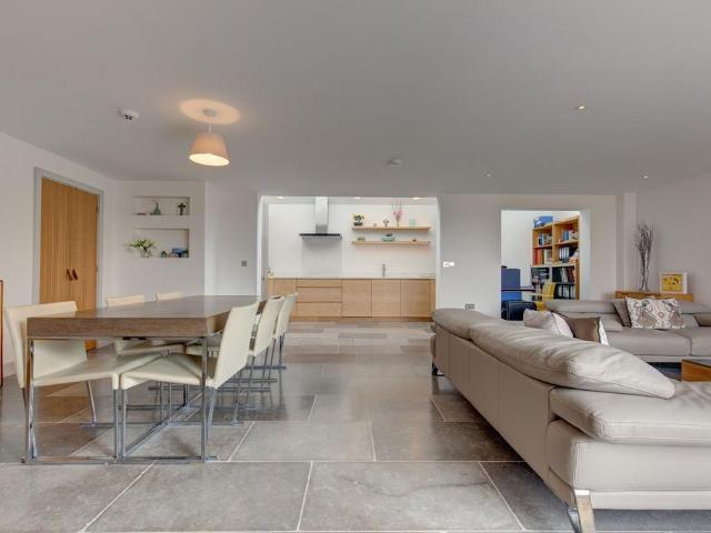 3 bedroom property for sale