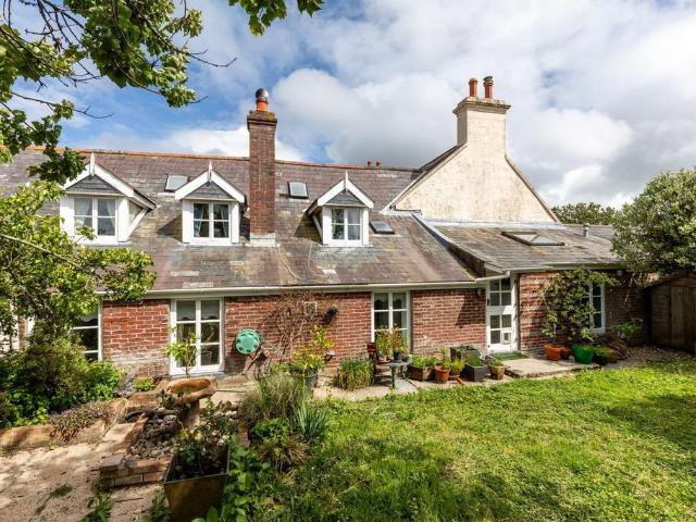 3 bedroom property for sale