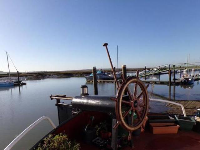 3 bedroom property for sale in Bridgemarsh Marina Althorne Chelmsford Essex CM3 CM3