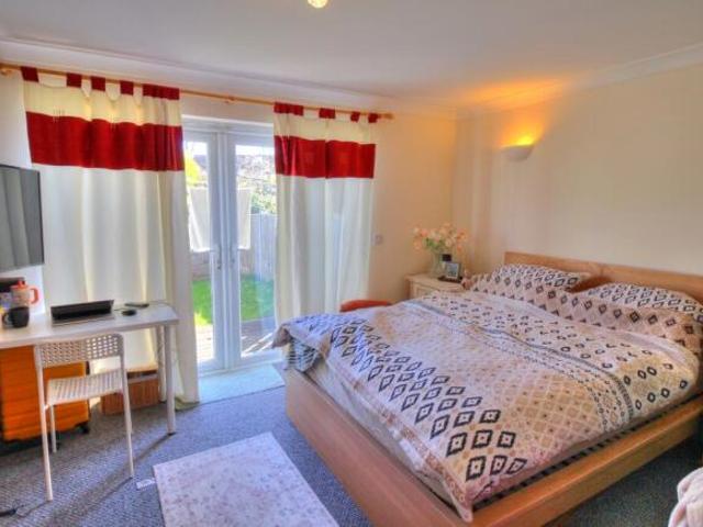 3 bedroom property for sale in Downing Avenue, Guildford, GU2