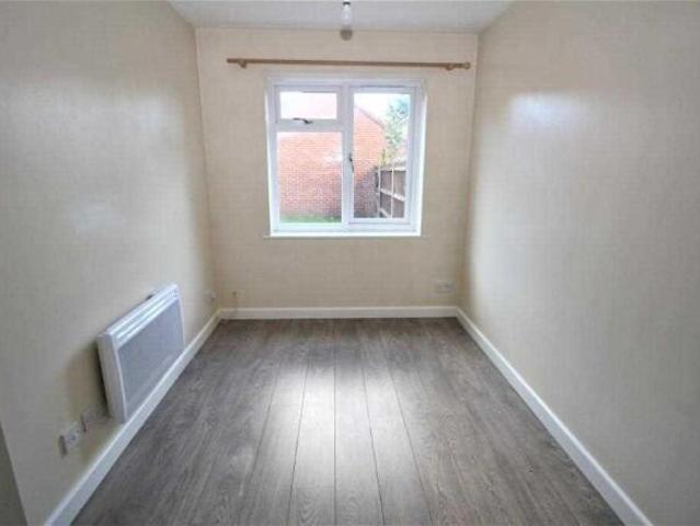3 bedroom property for sale in Heather Gardens, Bedford, MK41