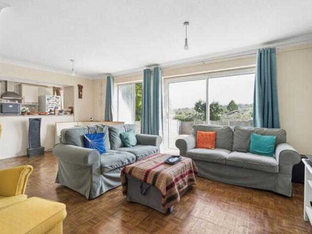 3 bedroom property for sale in On The Hill, Carpenders Park, WD19