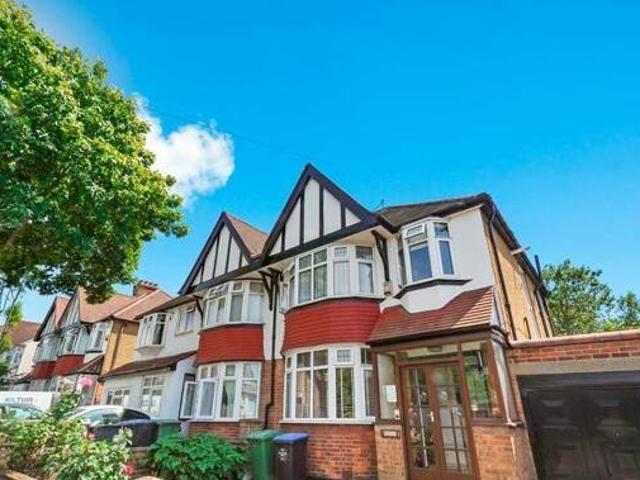 3 Bedroom Property For Sale In London