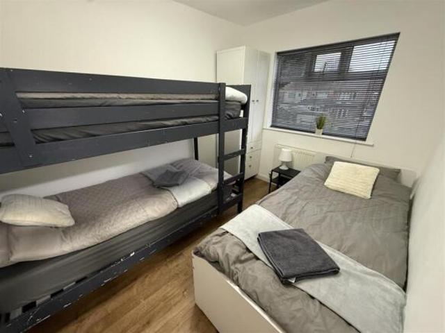 3 bedroom property for sale in Mayville Avenue, Hull, HU8