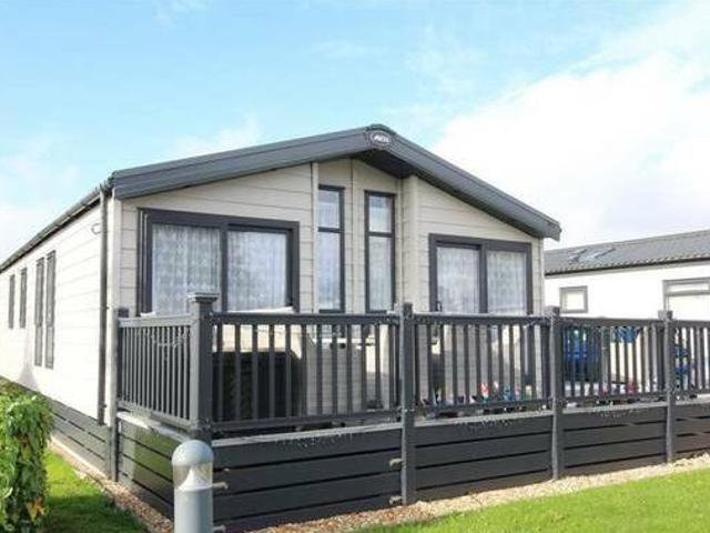 3 bedroom property for sale in Sway Road New Milton Hampshire BH25