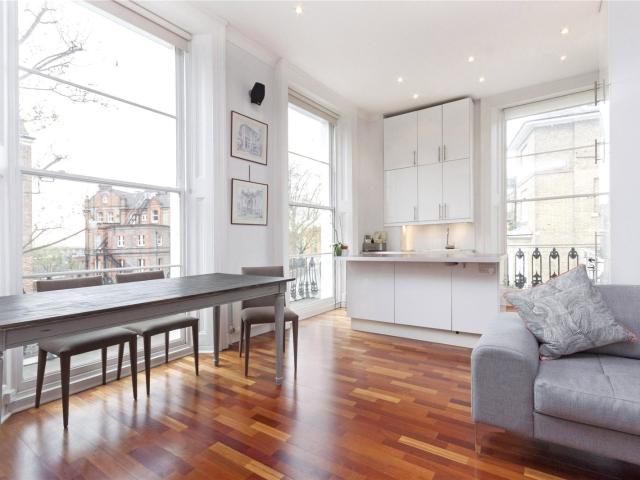 3 bedroom property in College Crescent, Swiss Cottage, London, NW3 £3,650 pcm | Chestertons