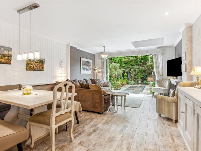 3 bedroom property in Charlwood Terrace, London, SW15 £4,500 pcm | Chestertons