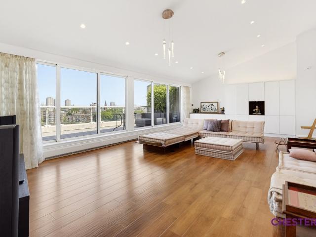 3 bedroom property in Chelsea Crescent, Chelsea Harbour, London, SW10 £8,992 pcm | Chestertons