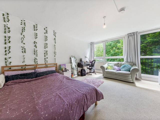 3 bedroom property in Clarence Gardens, Camden, London, NW1 £3,750 pcm | Chestertons