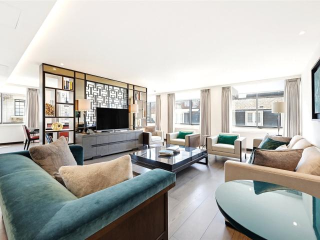3 bedroom property in Curzon Street, London, W1J £32,500 pcm | Chestertons