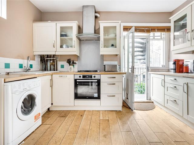 3 bedroom property in Aristotle Road, London, SW4 £3,500 pcm | Chestertons