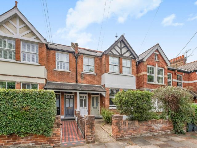 3 bedroom property in Ashleigh Road, Mortlake, London, SW14 £3,300 pcm | Chestertons