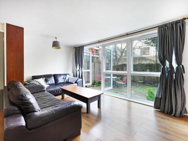 3 bedroom property in Attneave Street, Kings Cross, Islington, London, WC1X £3,700 pcm | Chestertons