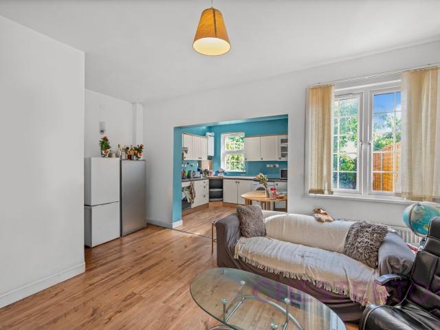 3 bedroom property in Baldock Street, London, E3 £3,250 pcm | Chestertons