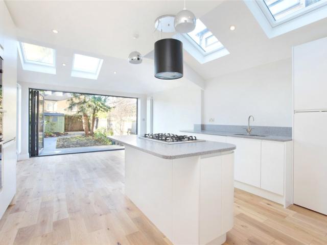3 bedroom property in Bellamy Street, Clapham South, London, SW12 £4,500 pcm | Chestertons