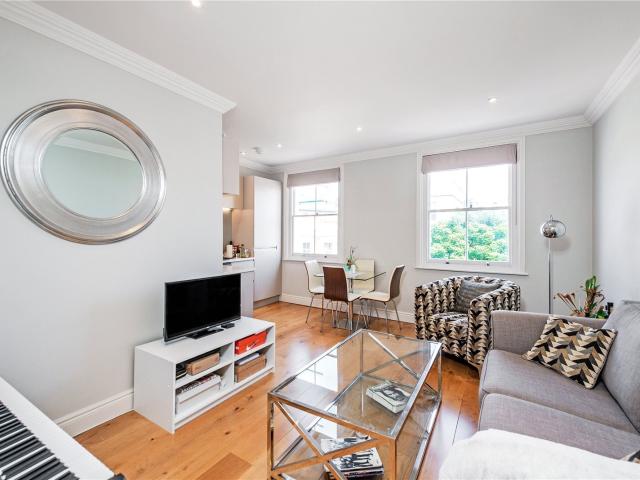 3 bedroom property in Benwell Road, London, N7 £4,051 pcm | Chestertons
