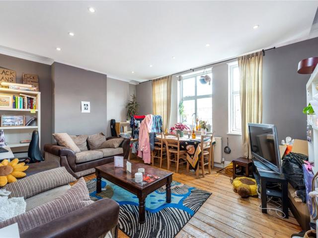 3 bedroom property in Broadway Court, Crouch End Hill, N8 £3,250 pcm | Chestertons