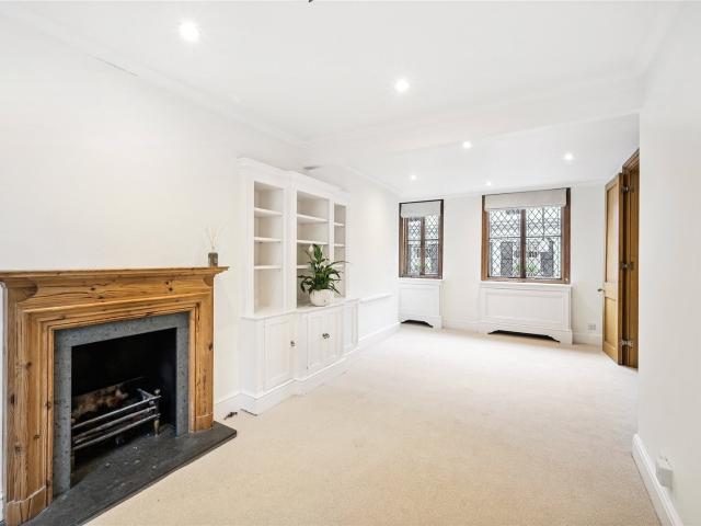 3 bedroom property in Bury Walk, London, SW3 £8,335 pcm | Chestertons