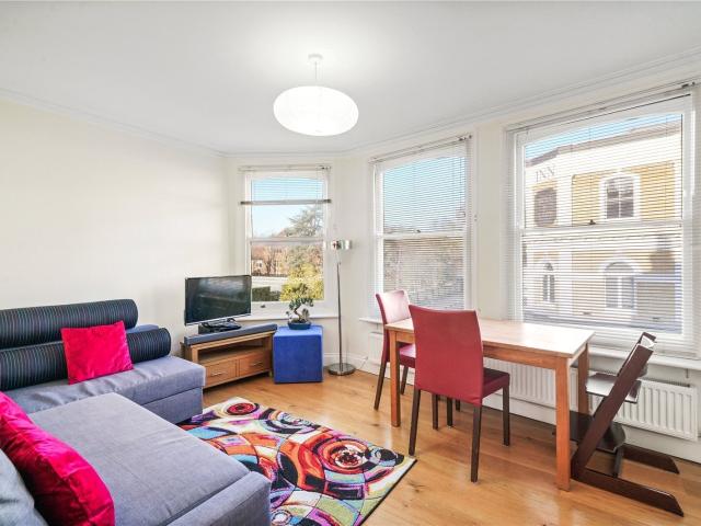 3 bedroom property in Grove Terrace, Kentish Town, London, NW5 £3,200 pcm | Chestertons