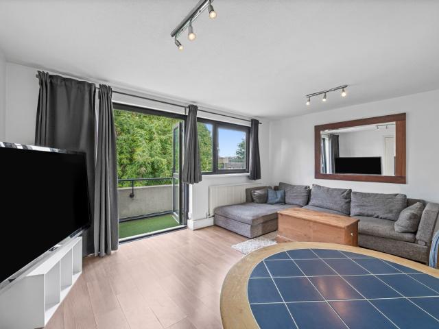 3 bedroom property in Ericcson Close, London, SW18 £3,000 pcm | Chestertons