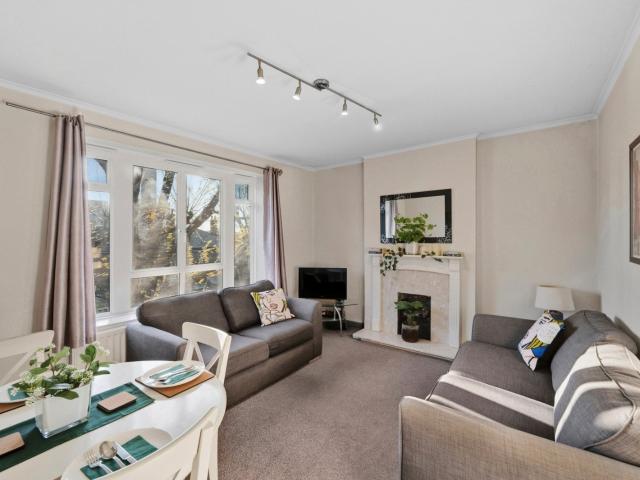 3 bedroom property in Fairfield Drive, London, SW18 £2,750 pcm | Chestertons