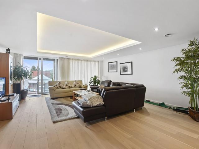 3 bedroom property in Farm Lane, London, SW6 £5,750 pcm | Chestertons