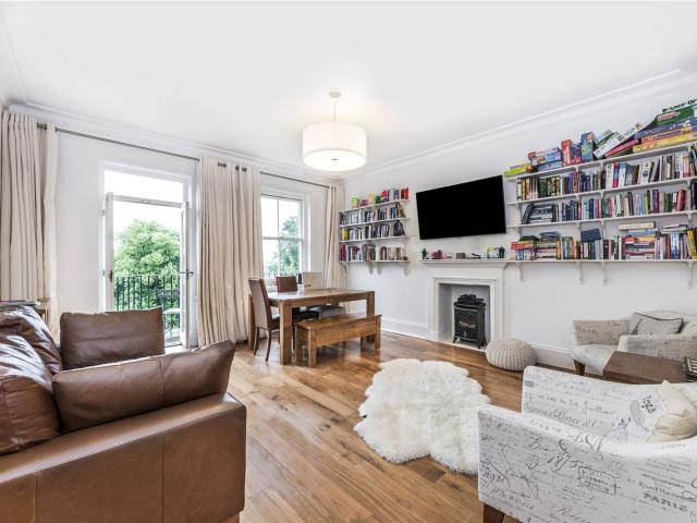 3 bedroom property in Fitzjohns Avenue, Hampstead, London, NW3 £5,000 pcm | Chestertons
