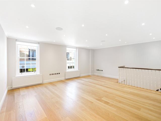 3 bedroom property in Kinnerton Street, Knightsbridge, London, SW1X £10,500 pcm | Chestertons