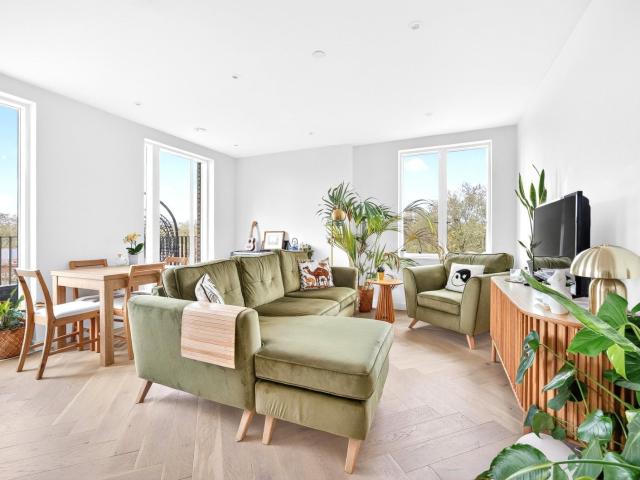3 bedroom property in Holly Tree Apartments, Layard Road, London, SE16 £3,000 pcm | Chestertons