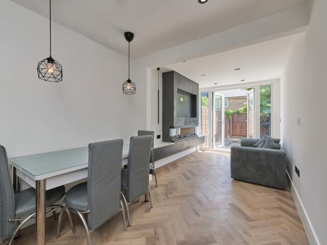 3 bedroom property in Hevelius Close, Greenwich, London, SE10 £2,650 pcm | Chestertons