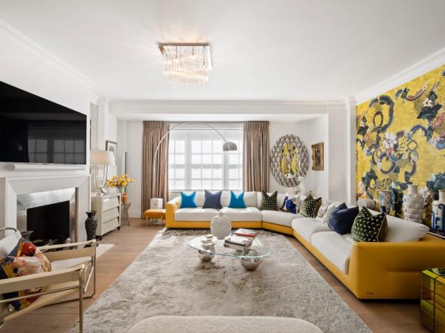 3 bedroom property in Onslow Square, South Kensington, London, SW7 £8,341 pcm | Chestertons