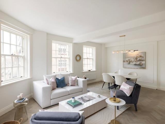 3 bedroom property in Ovington Court, 197 205 Brompton Road, Knightsbridge, London, SW3 £3,500 pw | Chestertons