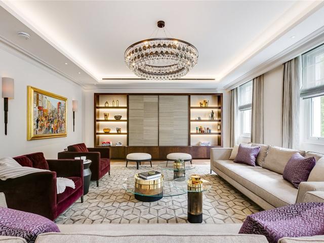 3 bedroom property in Lowndes Square, Knightsbridge, London, SW1X £18,416 pcm | Chestertons