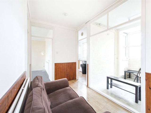 3 bedroom property in Mapledene Estate, Mapledene Road, London, E8 £3,700 pcm | Chestertons