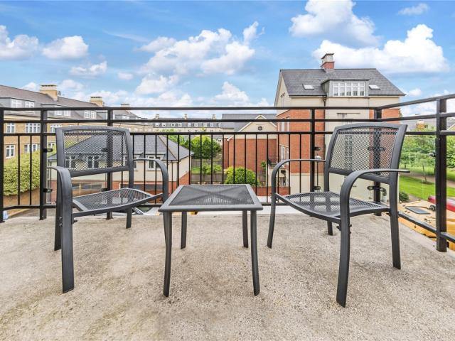 3 bedroom property in Melliss Avenue, Kew Riverside, Kew, TW9 £4,000 pcm | Chestertons