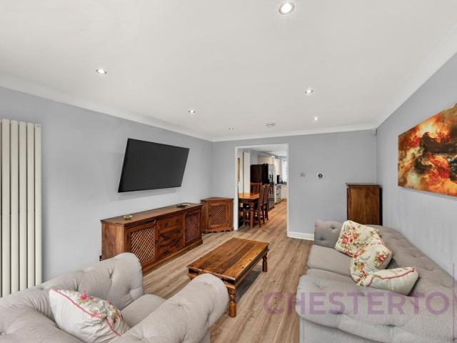 3 bedroom property in Ming Street, London, E14 £2,500 pcm | Chestertons
