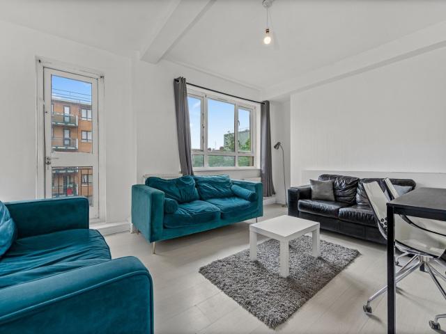 3 bedroom property in Mulletsfield, Cromer Street, London, WC1H £4,000 pcm | Chestertons