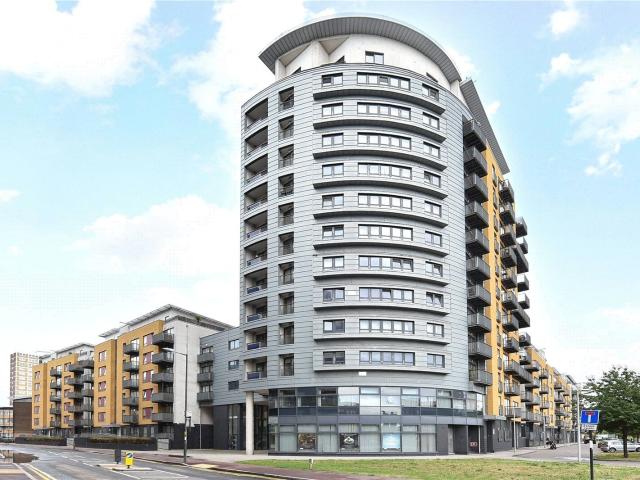 3 bedroom property in Norman Road, Greenwich, SE10 £2,850 pcm | Chestertons