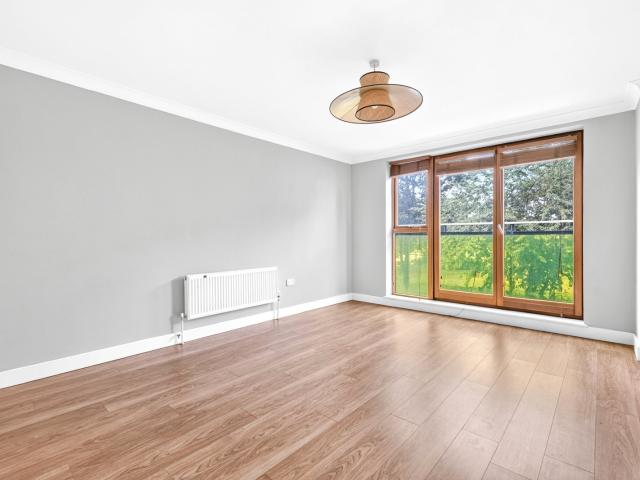 3 bedroom property in Southgate Road, London, N1 £3,750 pcm | Chestertons