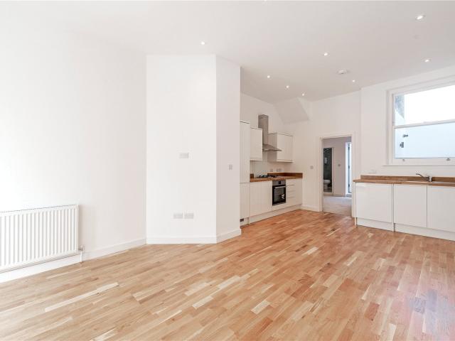 3 bedroom property in Salisbury Pavement, Dawes Road, London, SW6 £3,750 pcm | Chestertons
