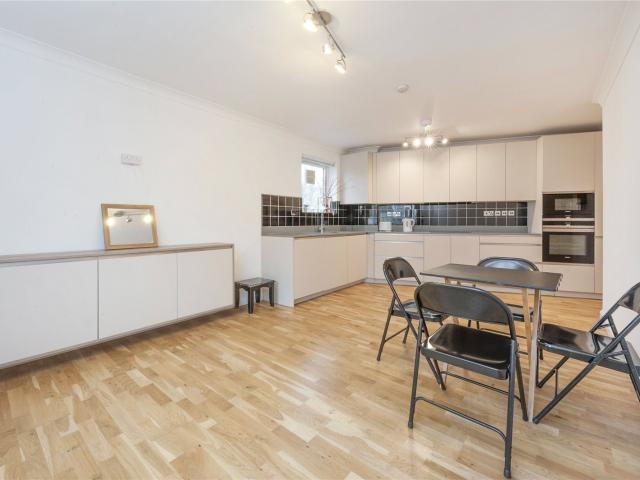 3 bedroom property in Sheridan Court, 47 Belsize Road, London, NW6 £3,500 pcm | Chestertons